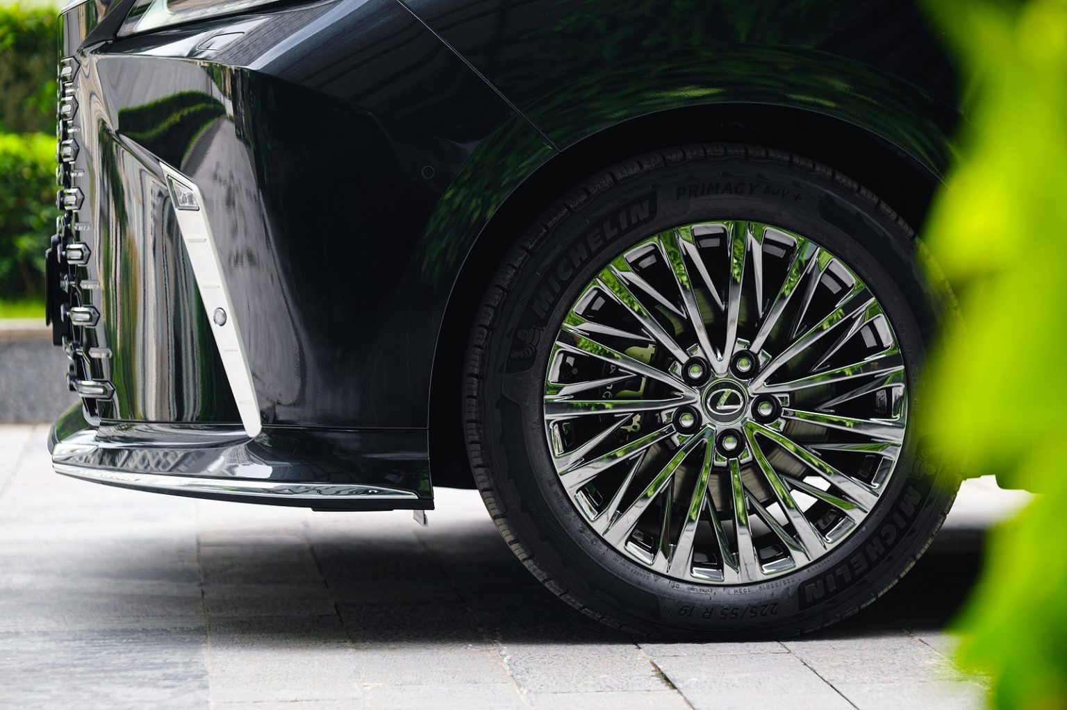 Mâm xe Lexus LM 500h - Lexus Thăng Long