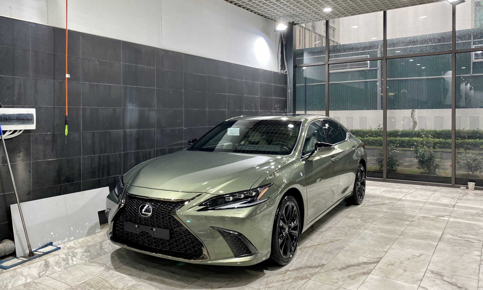 Màu Xanh Sunlight Green trên Lexus ES